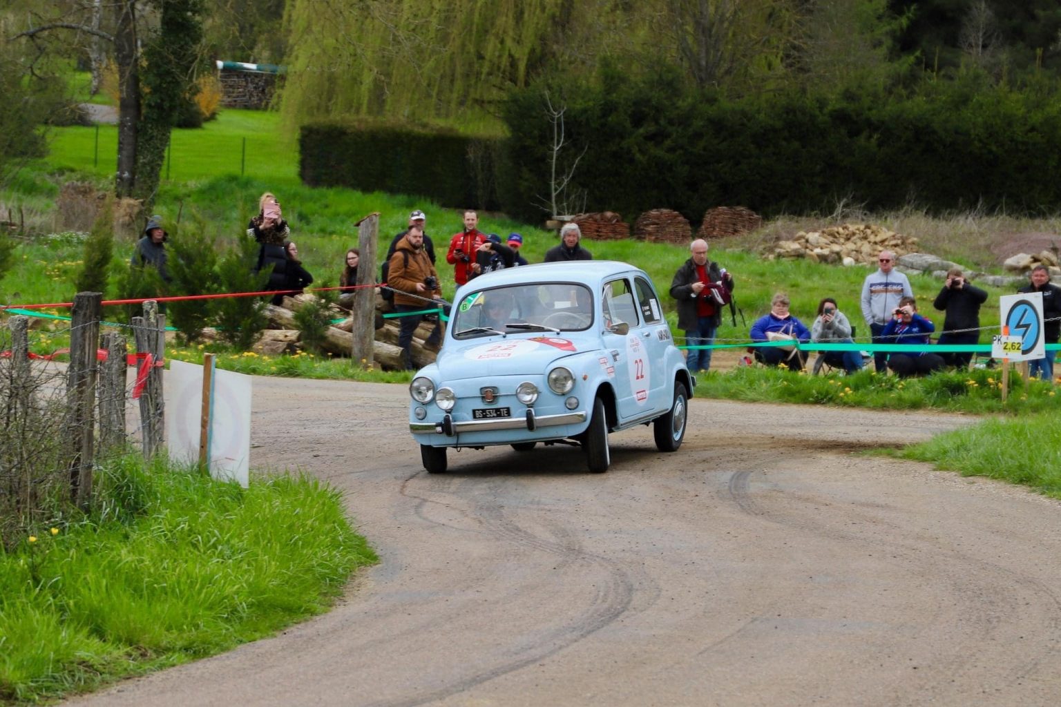Fiat 600 D et 850 Moretti Sportiva au Tour Auto 2023