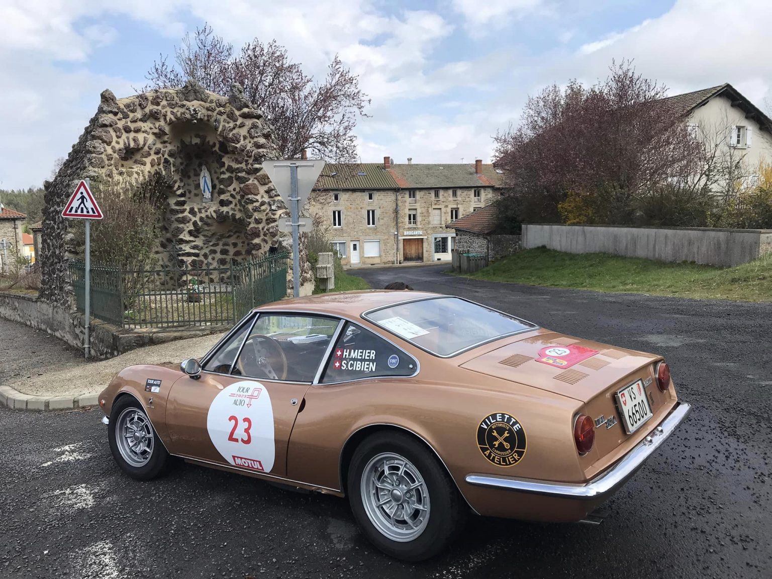 Fiat 600 D et 850 Moretti Sportiva au Tour Auto 2023